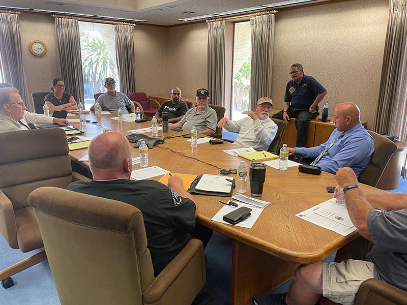 HEMET BUSINESS MEETS HEMET OFFICIALS - The Hemet & San Jacinto Chronicle