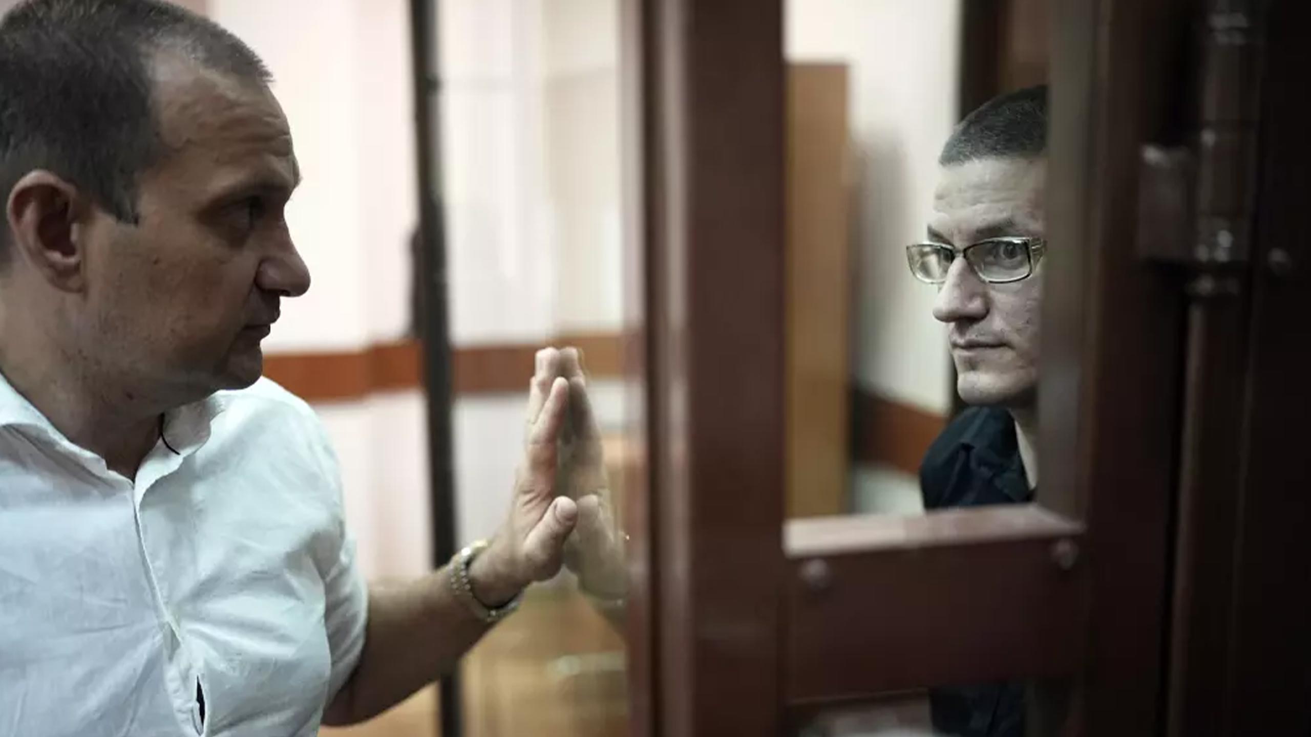 Russia sentences U.S. citizen to 12.5 years in prison on drug charges ...