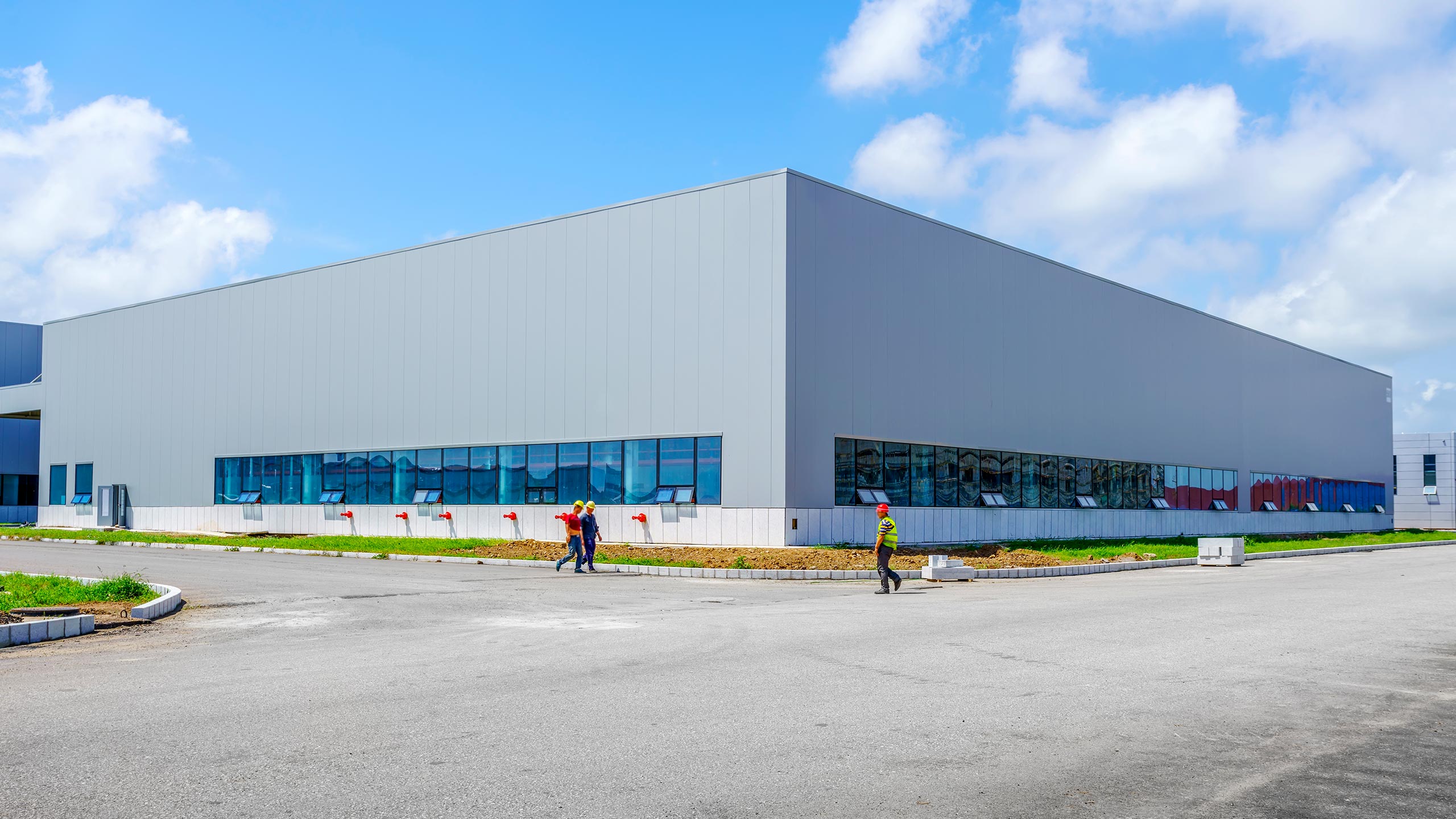 7 of California’s 10 biggest warehouse projects
